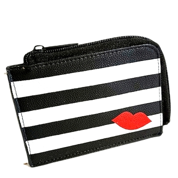 Sephora | Makeup | Sephora Limited Edition Card Case Iconic Strip Lips ...